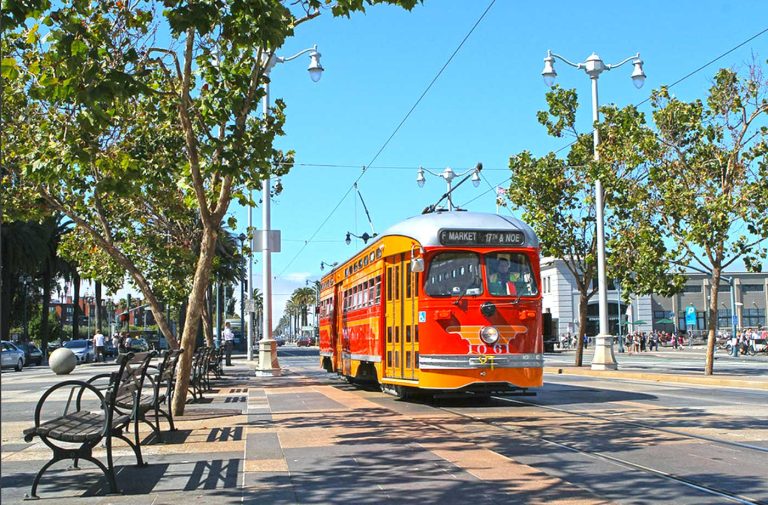 Discovering Los Angeles: An Insider's Guide to the Dazzling City of ...