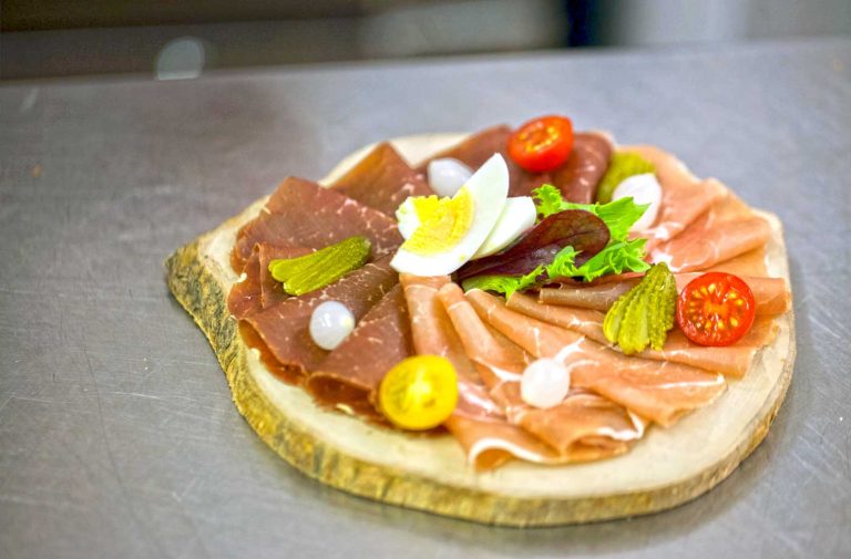 Whispers of Time: A Journey Through Bern - Guide of the World