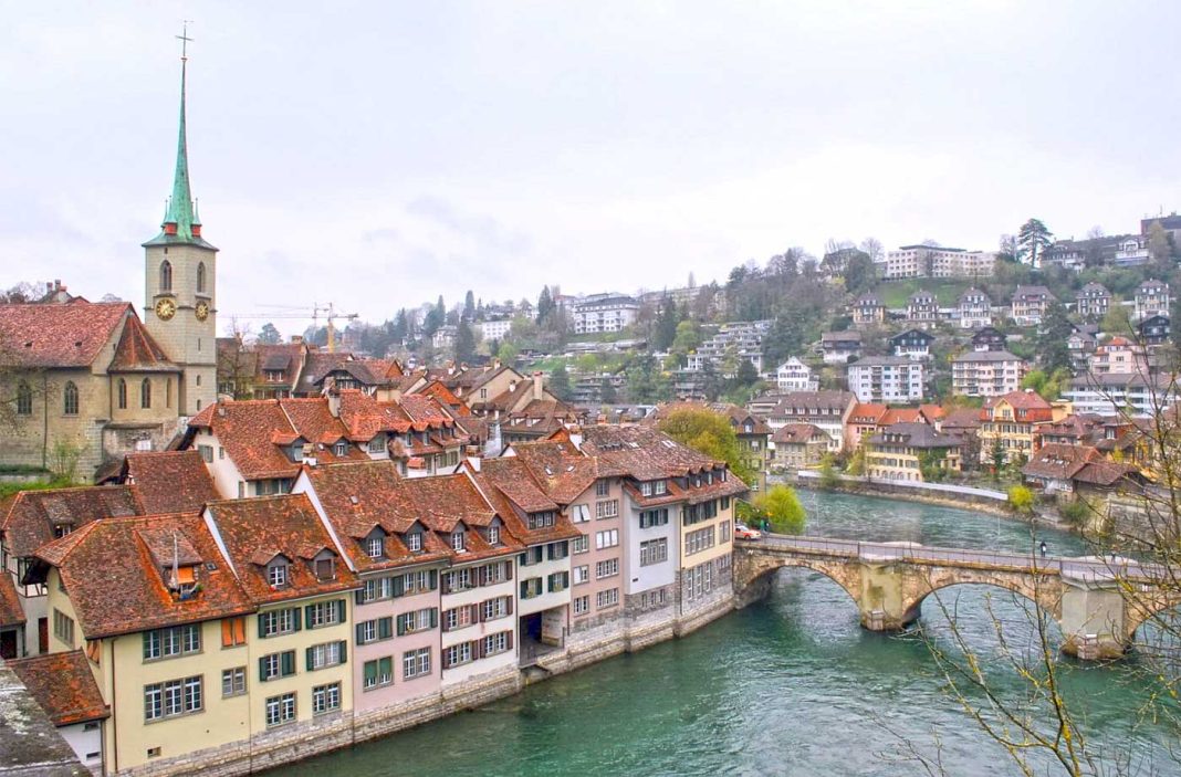 Whispers of Time: A Journey Through Bern - Guide of the World