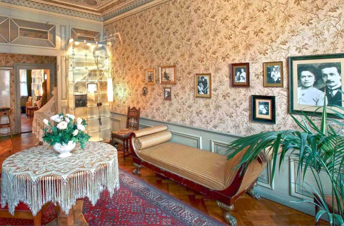 Whispers of Time: A Journey Through Bern - Guide of the World