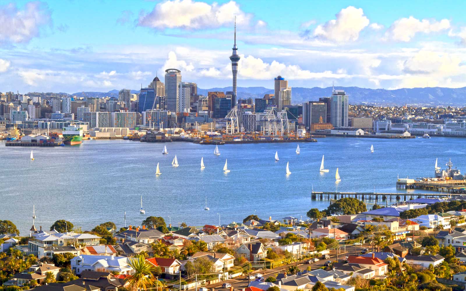 Discover Auckland: The Jewel of the South Pacific - Guide of the World
