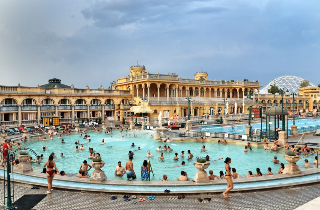 Budapest: The Pearl of the Danube - A Traveler's Guide to Hungary's ...