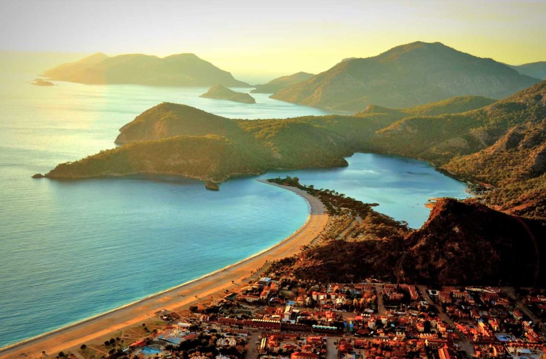 Discovering the Serene Blue Lagoon in Ölüdeniz, Turkey - Guide of the World