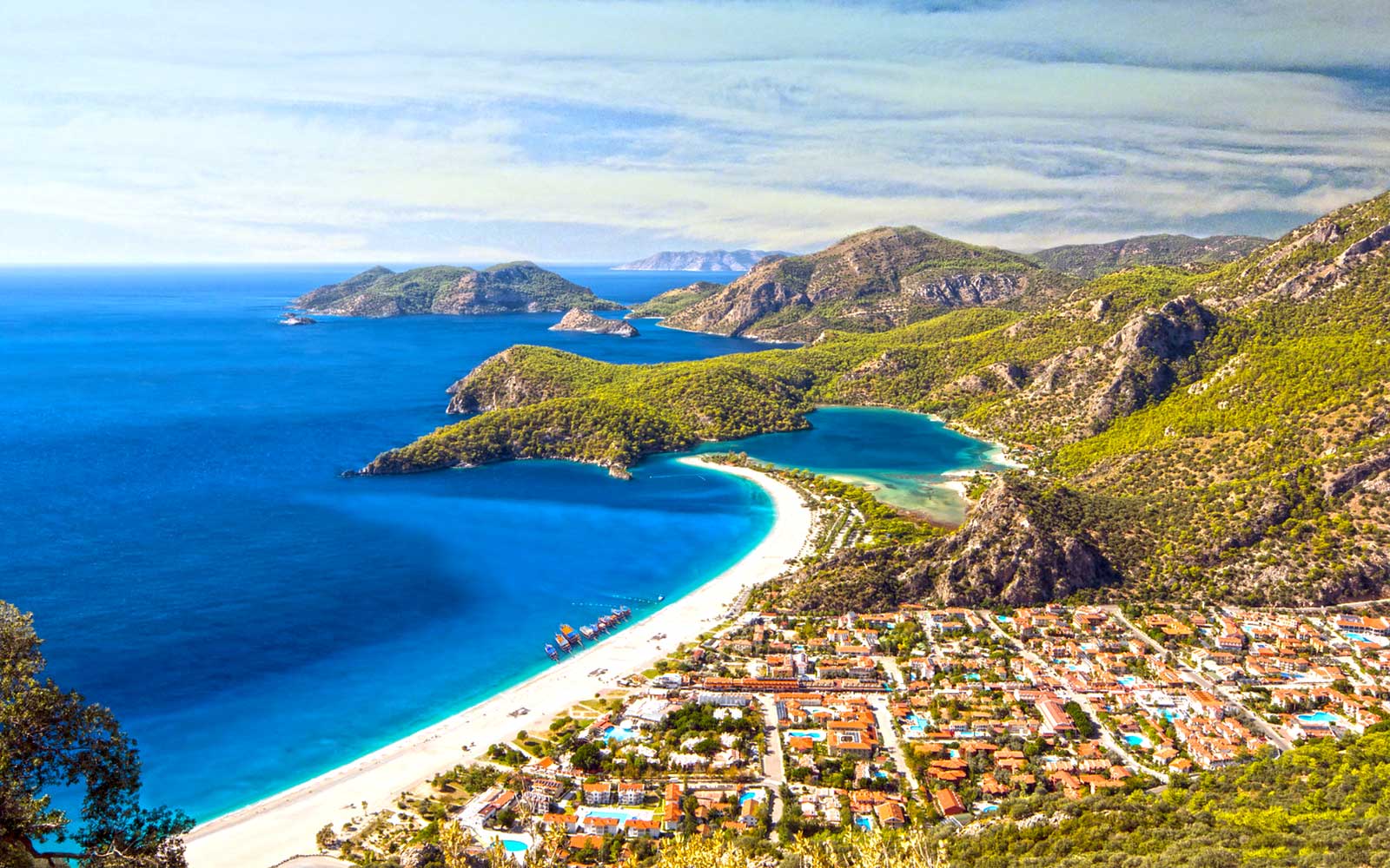Discovering the Serene Blue Lagoon in Ölüdeniz, Turkey - Guide of the World