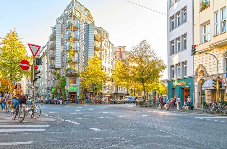 Discovering the Charms of Cologne: A Traveler's Guide to the Heart of ...