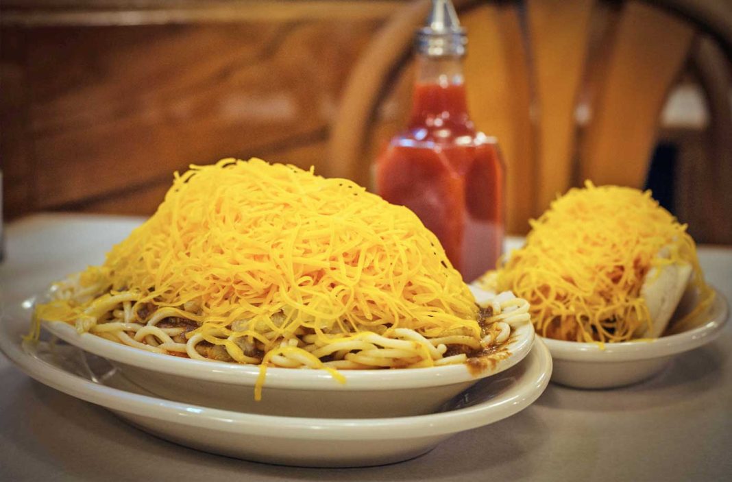 Cincinnati Uncovered: A Traveler's Guide to Ohio's Cultural Treasure ...