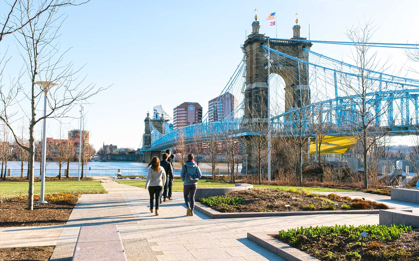 Cincinnati Uncovered: A Traveler's Guide to Ohio's Cultural Treasure ...