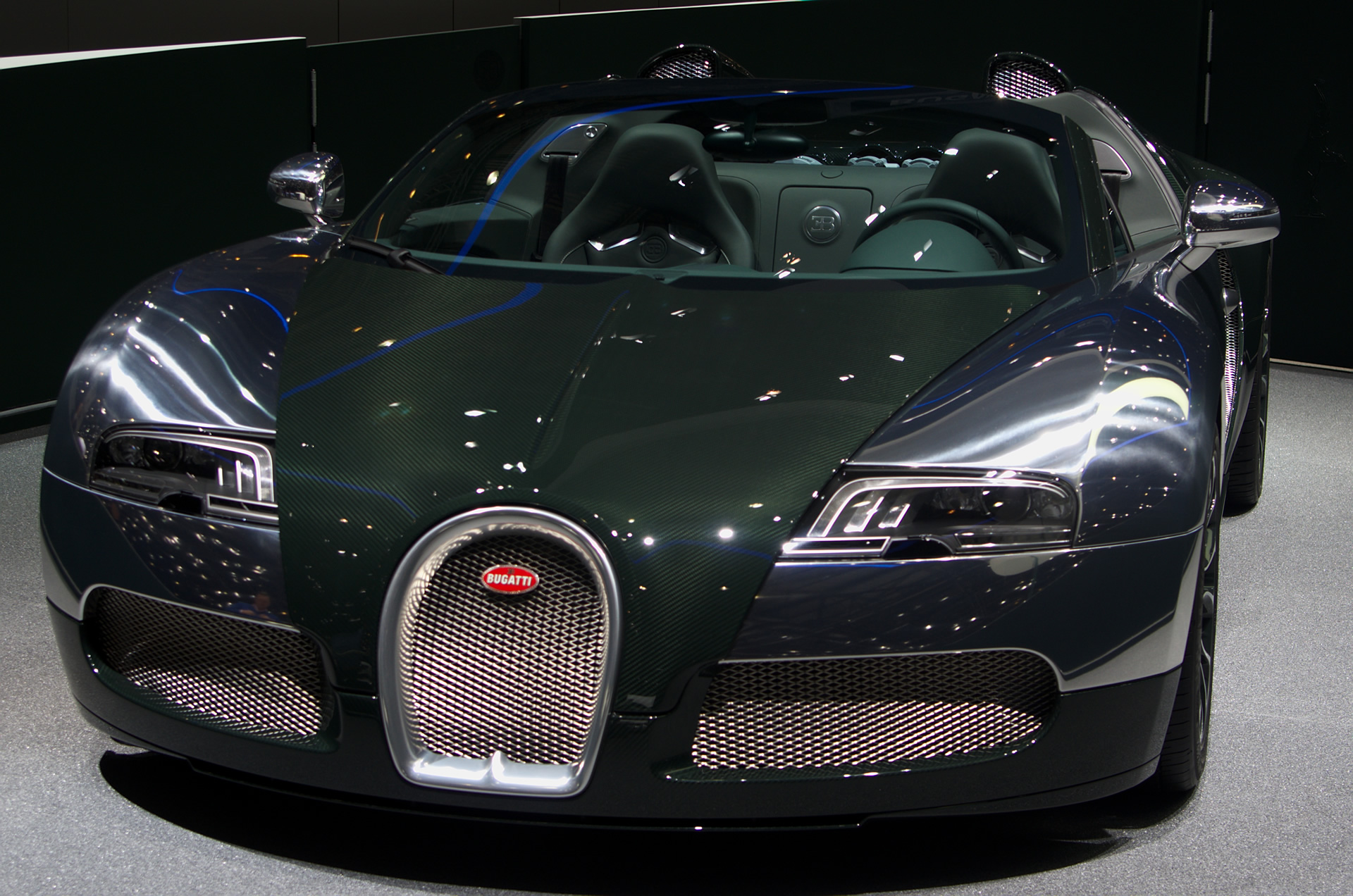 Cristiano Ronaldo's Luxurious New Bugatti - Guide of the World